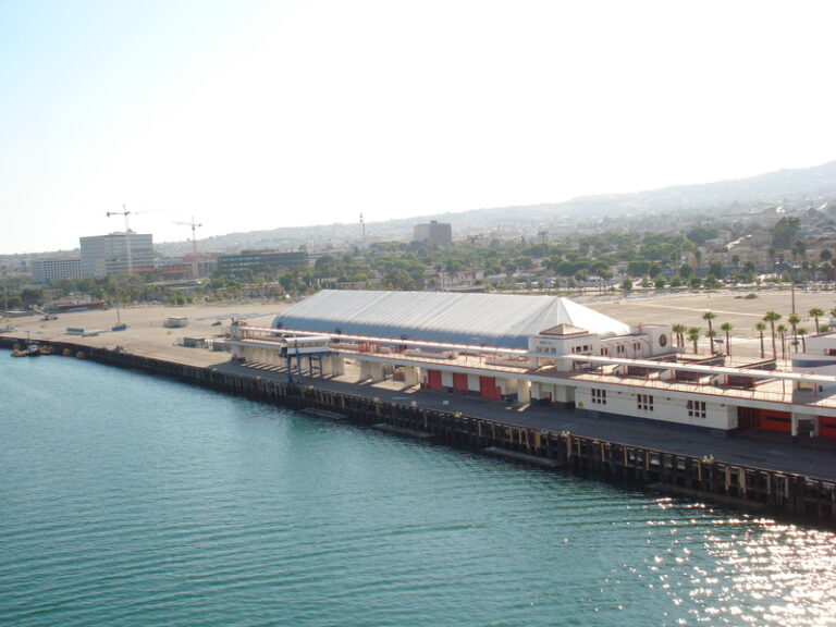 Sprung Project: Port of Los Angeles Terminal - Baggage - Warehousing