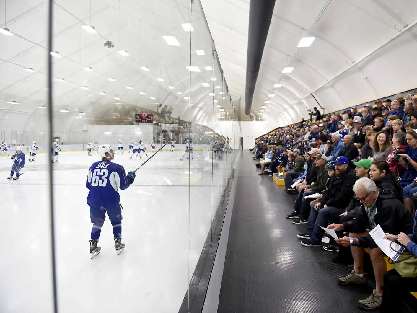 Proyecto Sprung: Escuela Shawnigan Lake - Pista de Hielo - Pistas de Hielo